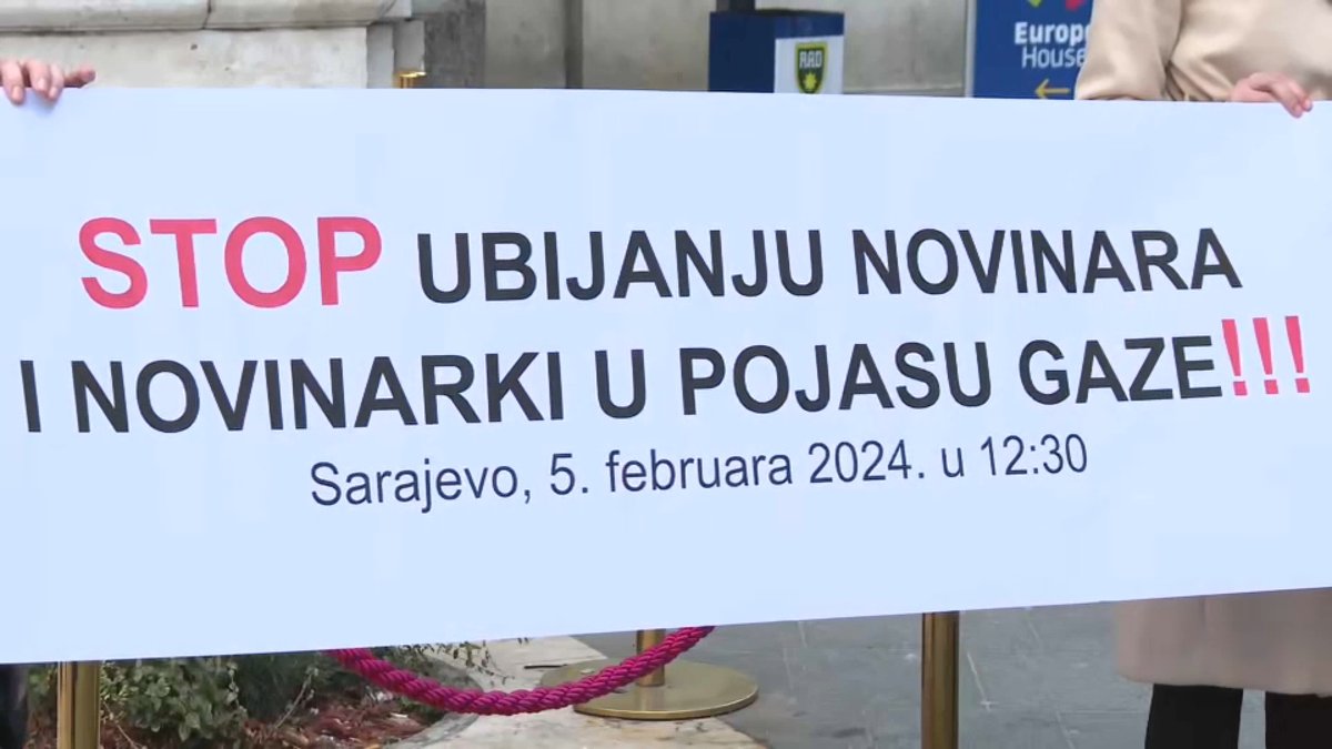 (VIDEO) Novinari u nekoliko bh. gradova pale svijeće za ubijene kolege ...