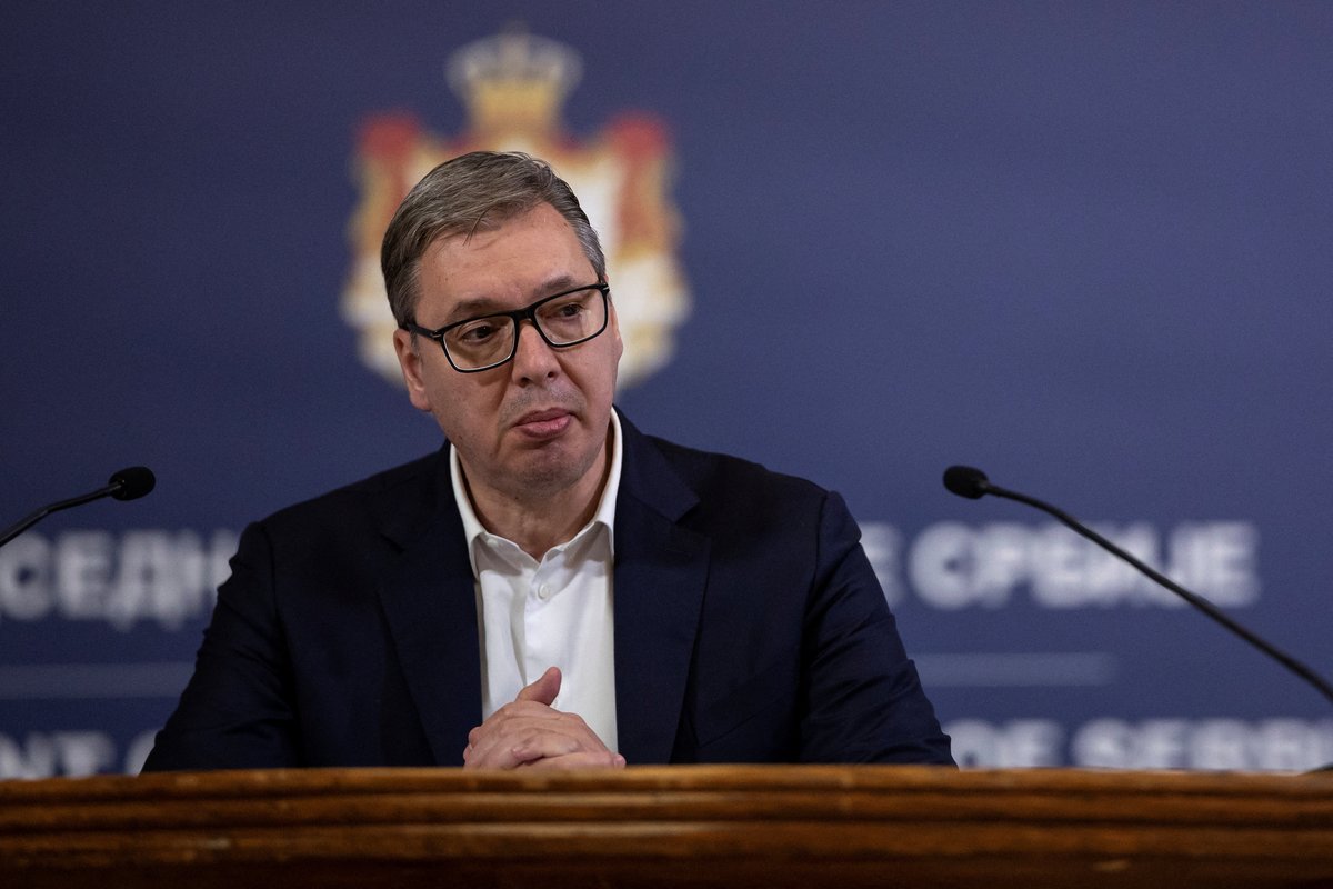 Vučić: Čarter let za Tivat organizovao neko iz mog okruženja, to je ...