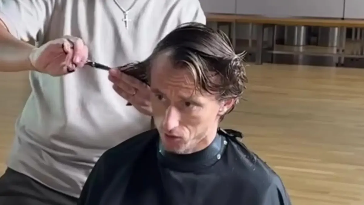 Luka Modrić se ošišao, pogledajte njegovu novu frizuru (VIDEO)