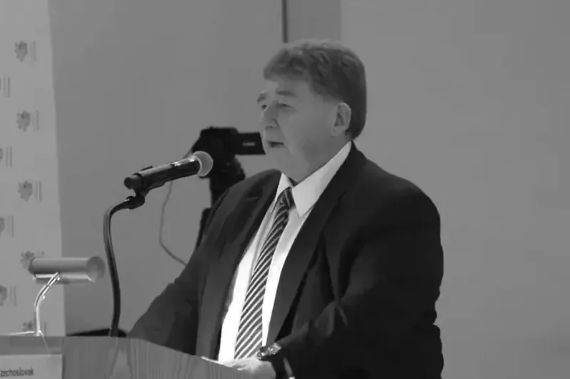 Architect of post-war justice: Key ICTY investigator Kevin Curtis dies ...