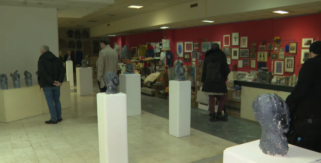 U Galeriji "Charlama" predstavljena izložba "Portret bosanske porodice"