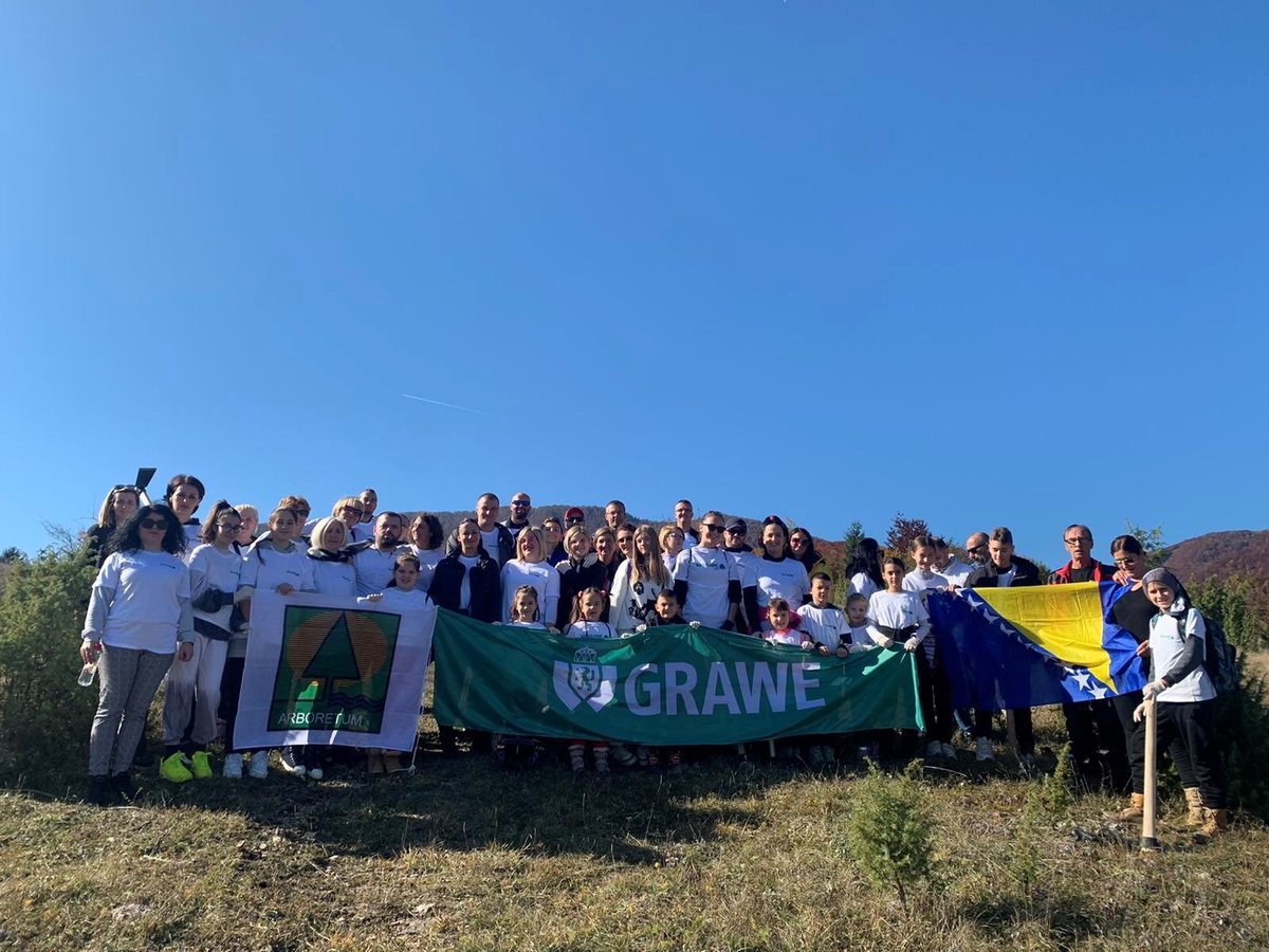 Uposlenici GRAWE osiguranja podržali projekat masovnog pošumljavanja KS
