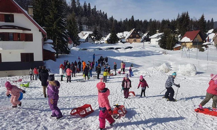Ski centar Ponijeri kod Kaknja sutra otvara svoje staze za skijanje i ...