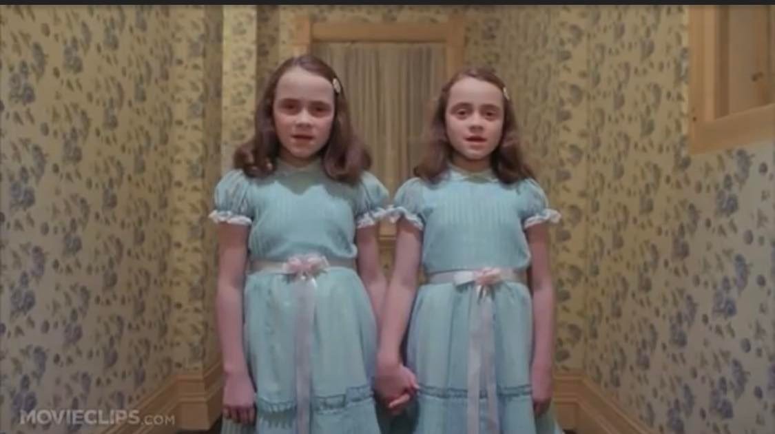 Evo kako blizanke iz čuvenog filma "Isijavanje" izgledaju 42 godine kasnije