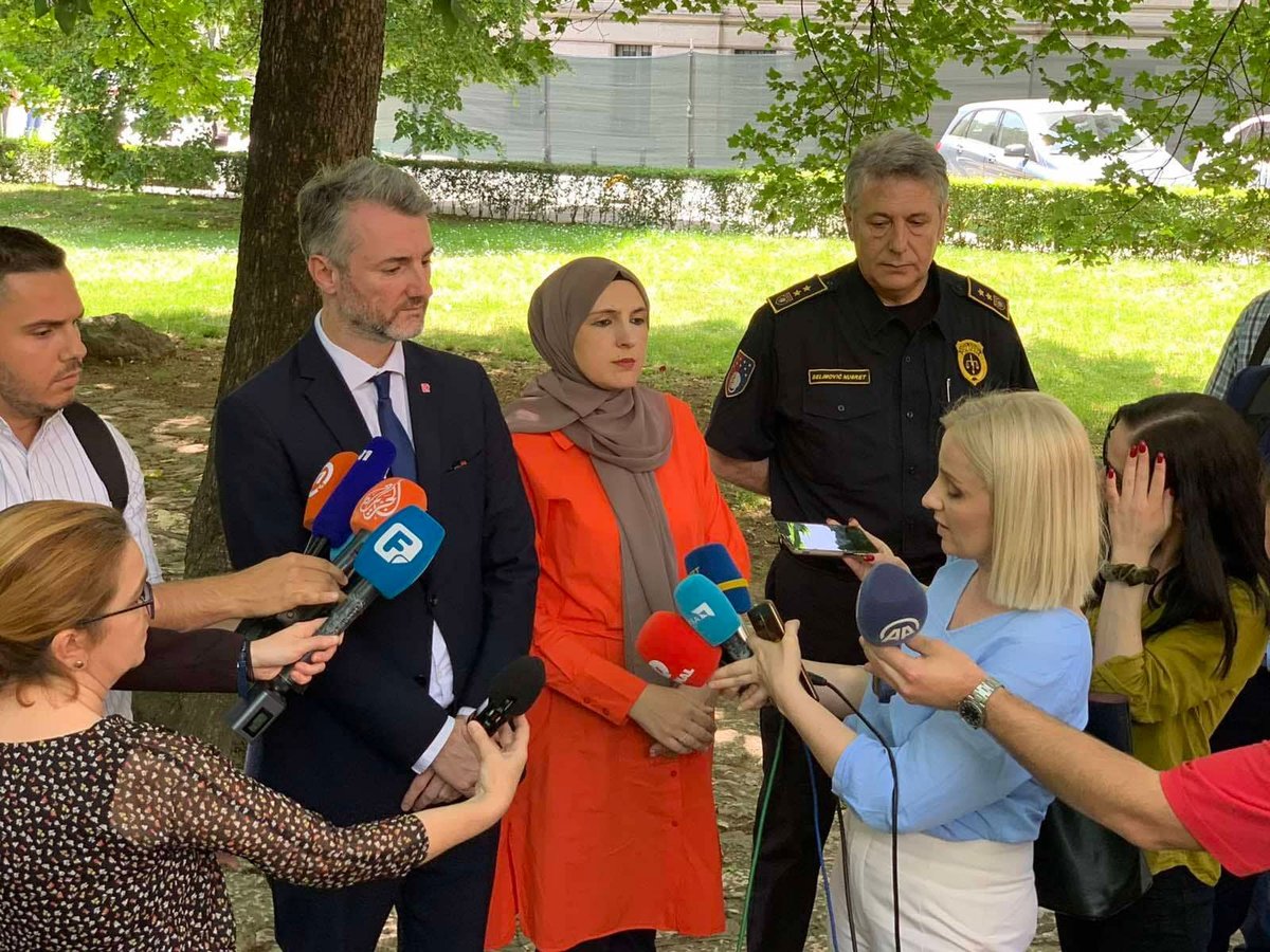 Dojave o bombama u 110 sarajevskih škola, 18.000 učenika bilo izloženo ...