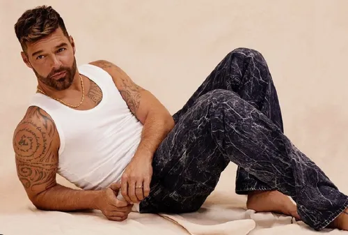 Nećak Rickyja Martina koji tvrdi da su bili skupa ponovo ga tuži