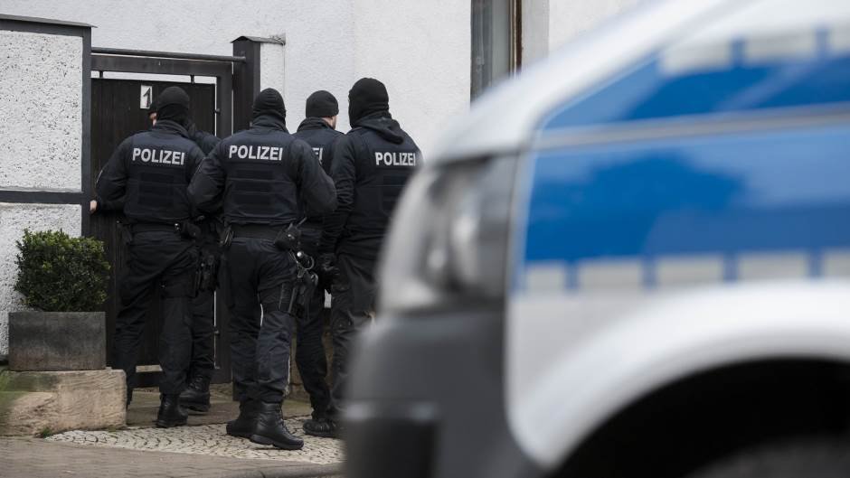 Germany arrests 25 suspects for plotting to overthrow government