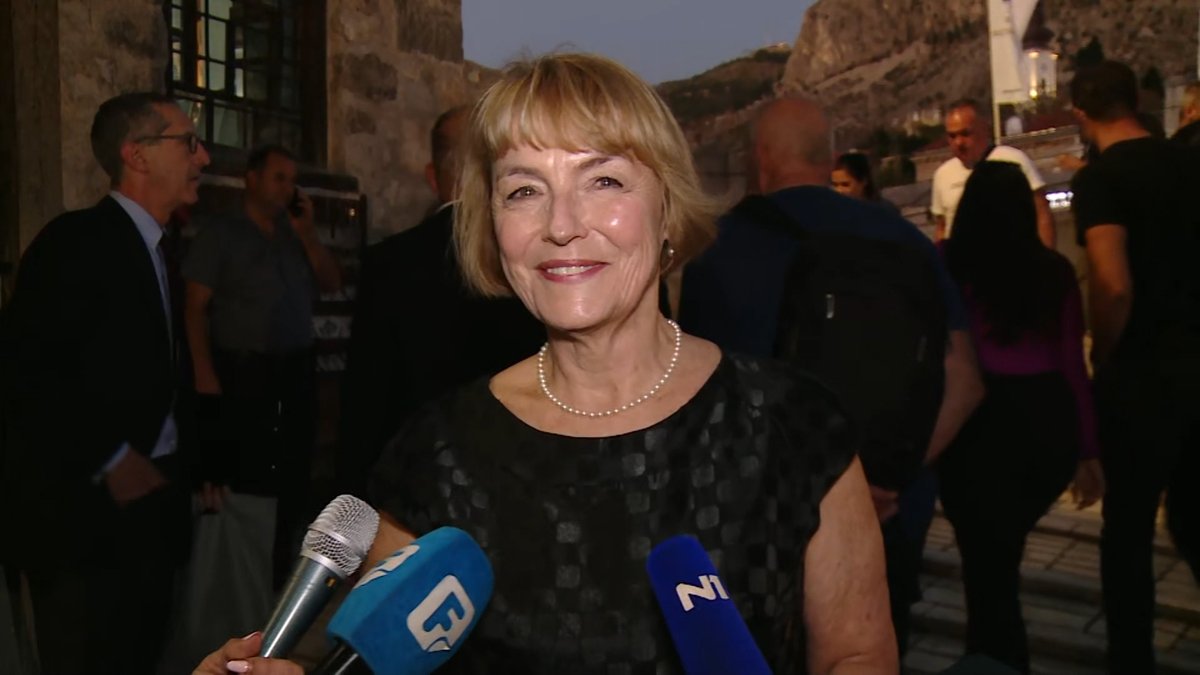 Vesna Pusić emotivno govorila na Starom mostu: Ovdje sam odlučila ući u ...