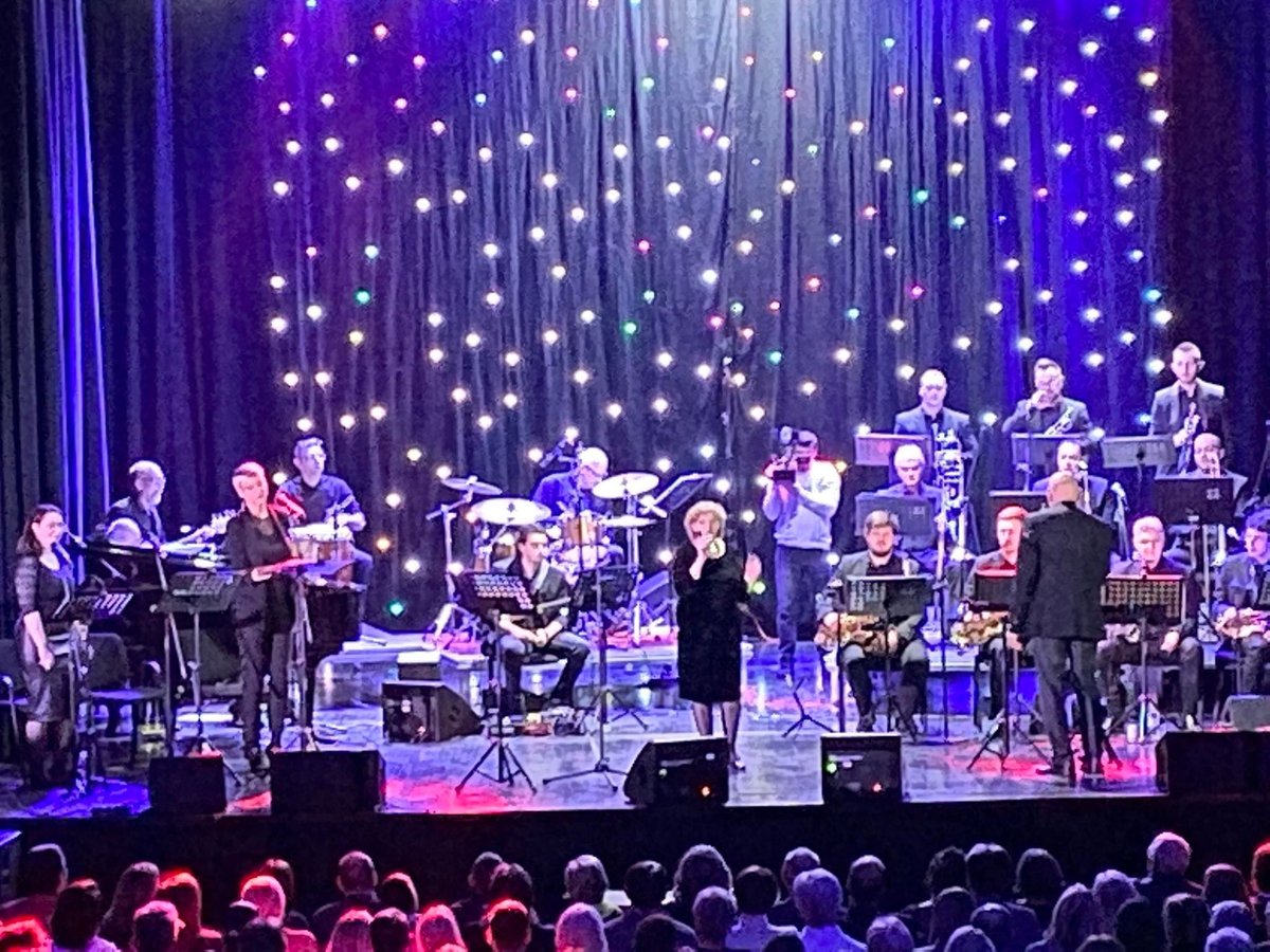 Novogodišnji spektakl u Sarajevu: Koncert posvećen Indexima