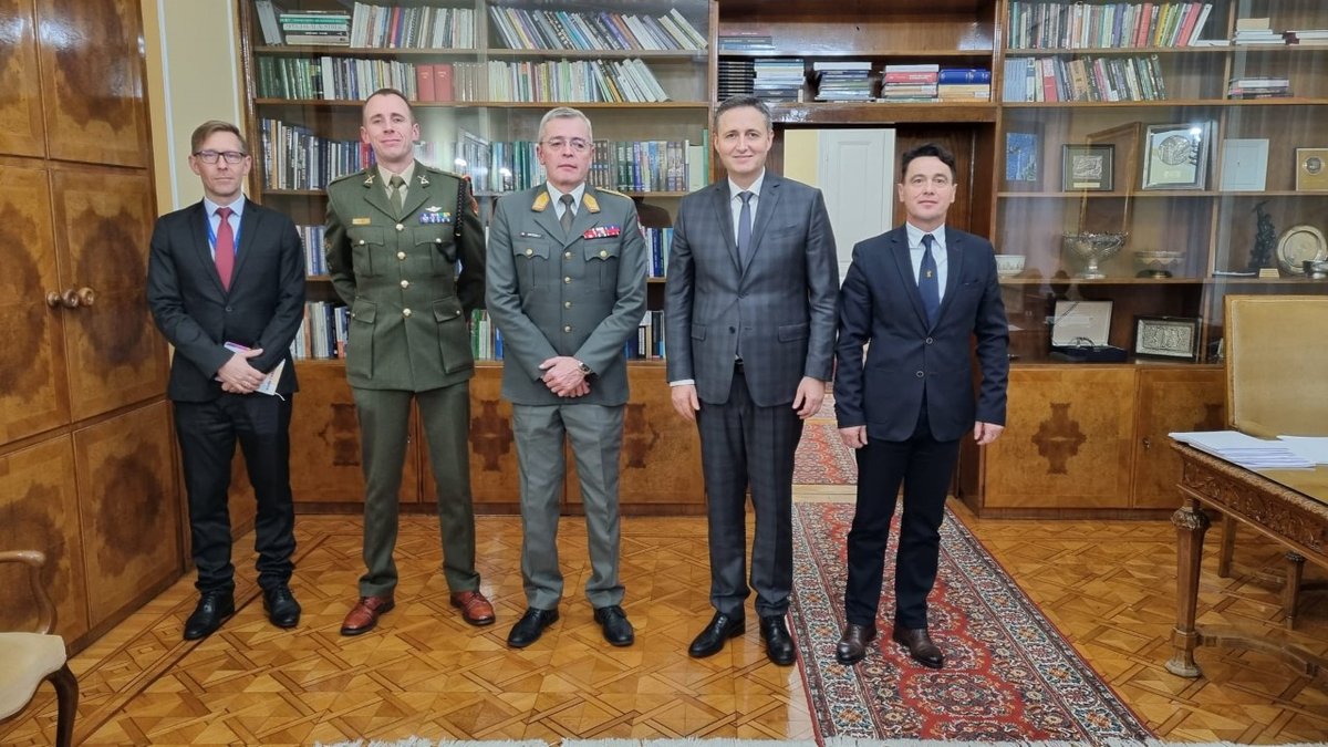 Becirovic to EUFOR Commander: Dodik's decision to award Putin is shameful