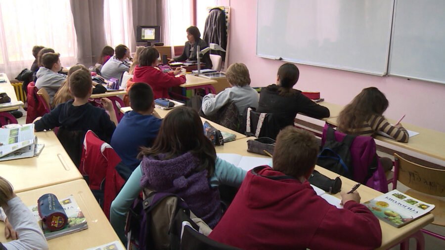 Vijeće roditelja KS reagovalo na skraćenje časova: Niko nas nije ...