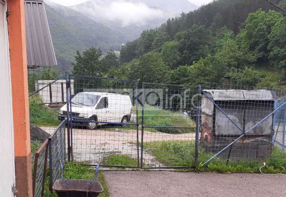 Detalji iz Rudog: Policajci sakriveni, radnici neće da isključe struju ...