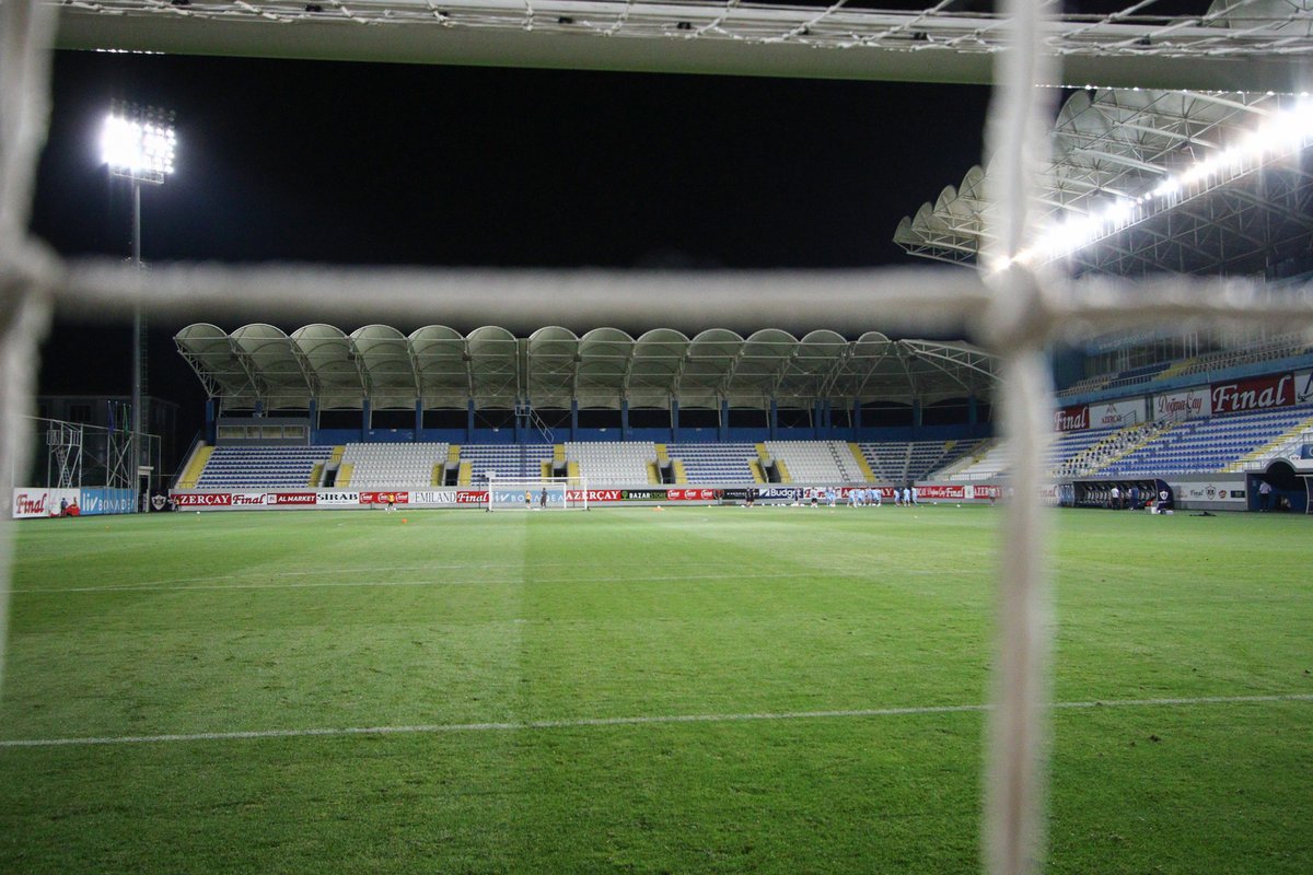 Prelijepo izdanje Azersun Arene dočekuje Plave u uzvratu (FOTO)
