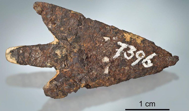 Vrh strelice napravljen od meteorita prije 3.000 godina pronađen u ...