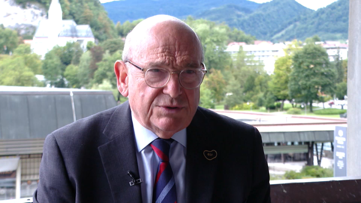 Intervju sa lordom Stuartom Peachom večeras u 20 sati na N1