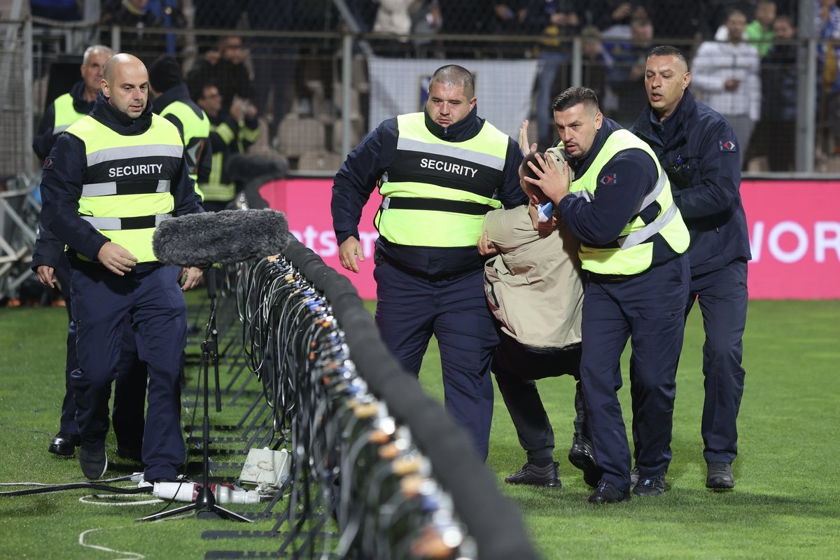 Bilino polje nagradilo aplauzima Ronalda, navijač krenuo prema ...
