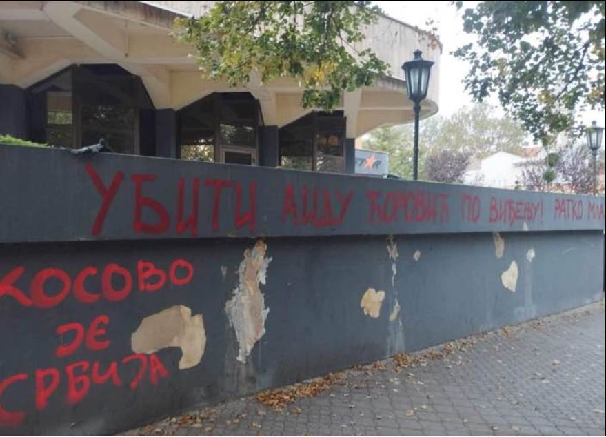 U Beogradu osvanuo novi grafit s prijetnjama upućenim aktivistkinji ...