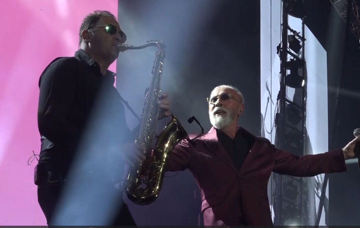 Spektakl u Beogradu: Dino Merlin koncert otvorio pjesmom "Da šutiš" (VIDEO)