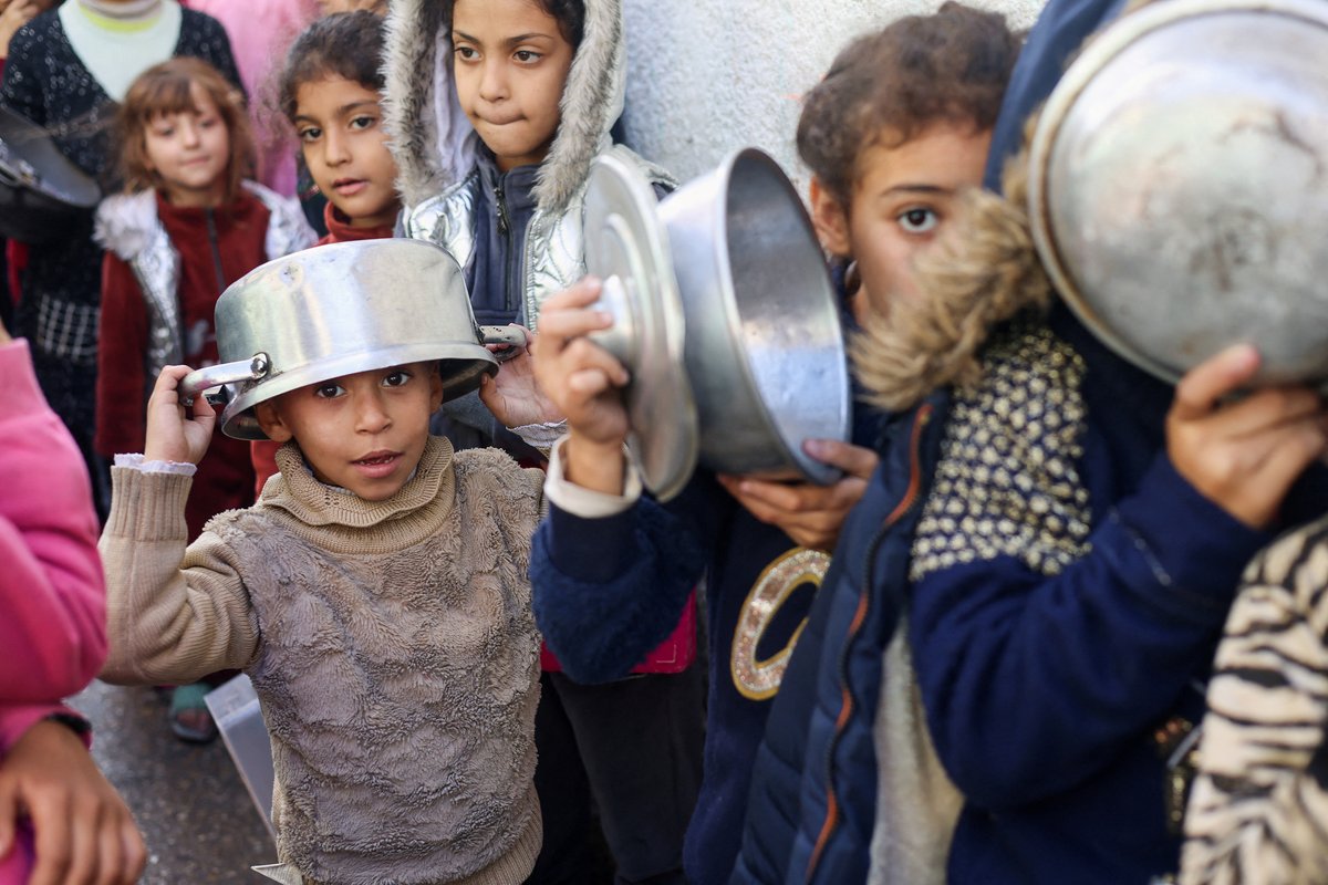 Šef UNRWA: Ljudi u Gazi toliko su gladni da zaustavljaju kamione pomoći ...