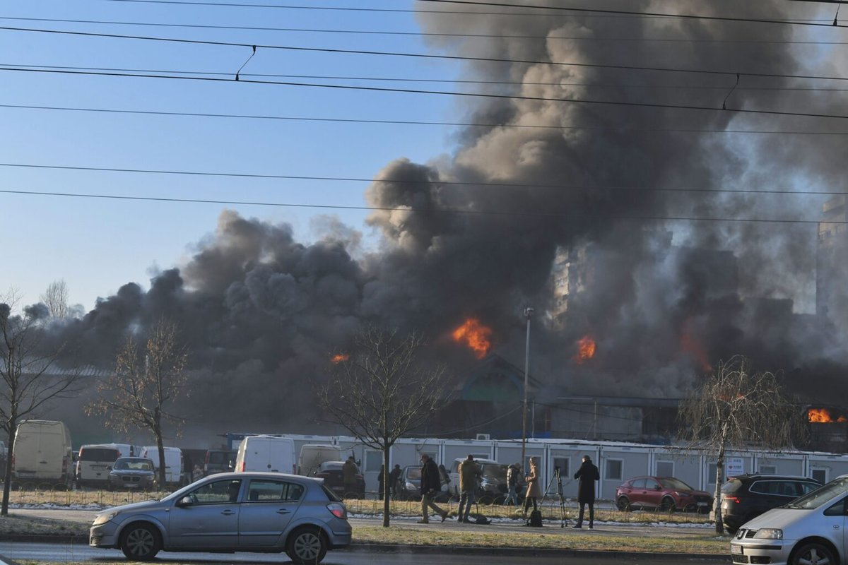 Chinese shopping mall in New Belgrade on fire