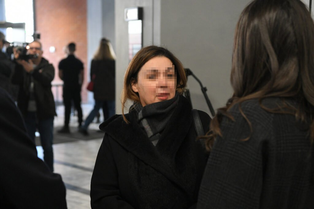 Najpotresnija scena sa suđenja za masakr u "Ribnikaru": Majka djevojčice Eme došla sa slikom ...