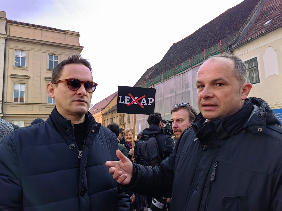 Protesti u Hrvatskoj zbog "Lex aP": "Ako se ušutka zviždače, javnost za ...