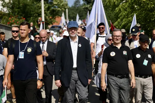 5,000 people begin Peace March from Nezuk to Potocari in honor of ...