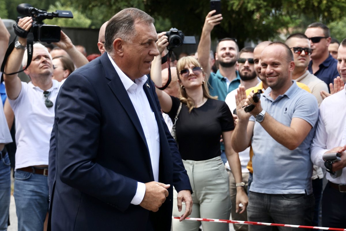 (FOTO) Milorad Dodik stigao na Sud BiH, dočekale ga pristalice