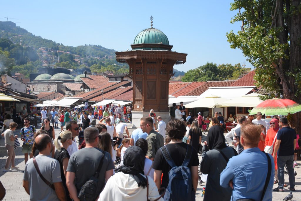 Bosnia sees a mixed trend in tourist arrivals and overnight stays