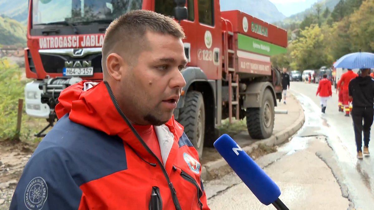 Pripadnici HGSS-a čiste džamiju u Donjoj Jablanici: Proces traje jako ...