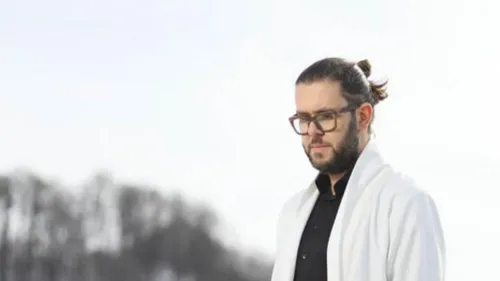 Latif Moćević objavio pjesmu "Sloboda nikom ne treba"