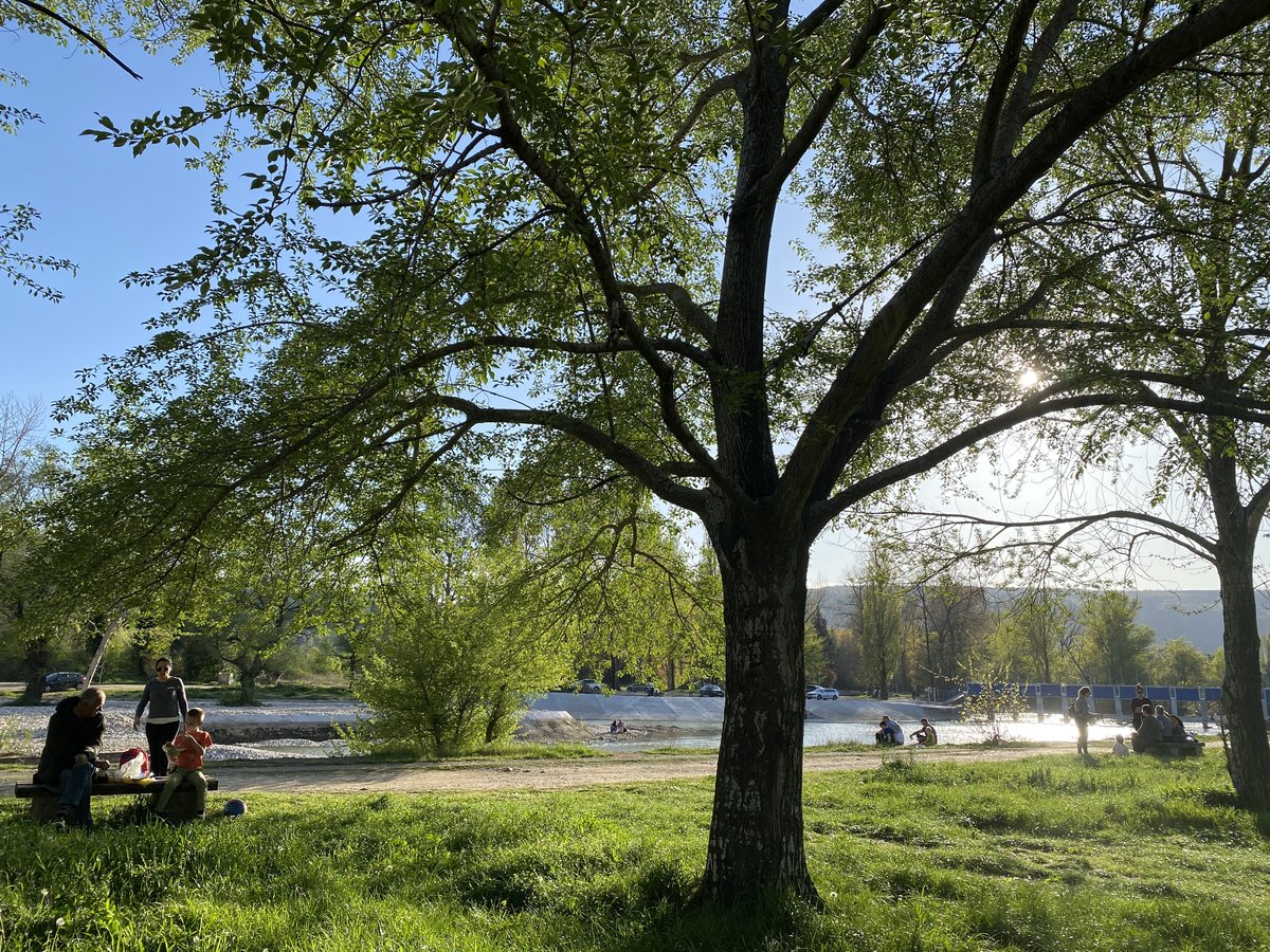 (FOTO) Sunce, priroda i novi mostovi: Mostarci uživaju na obnovljenom ...