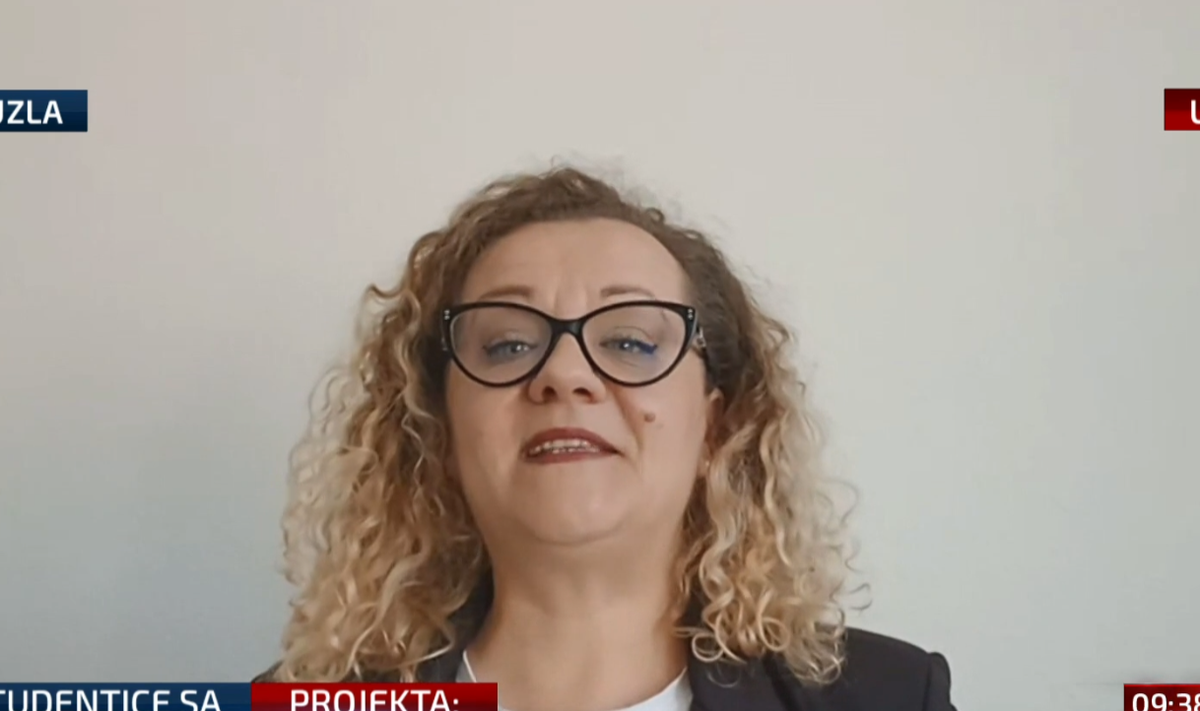 Diplomirala uprkos svemu: 'Larisa učila noću, po danu radila. Nikada ...