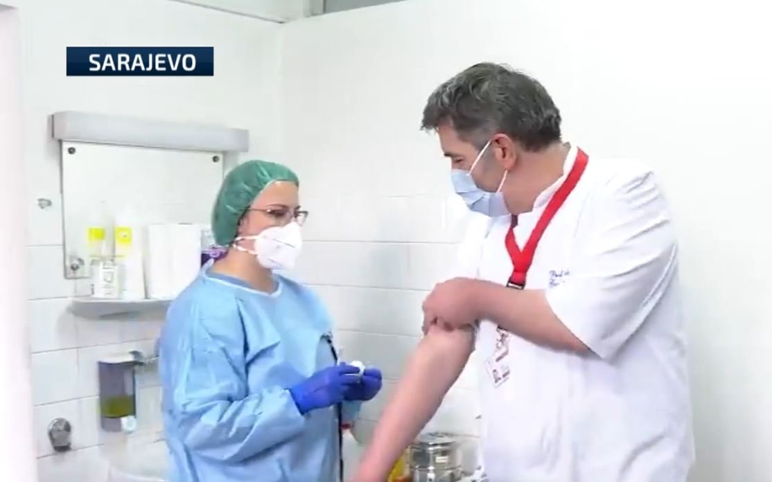 Počelo vakcinisanje medicinskih radnika u Kantonu Sarajevo (VIDEO)