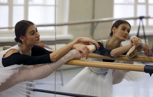 Barre trening: Kombinacija baleta i pilatesa dat će vam snažne mišiće i ...