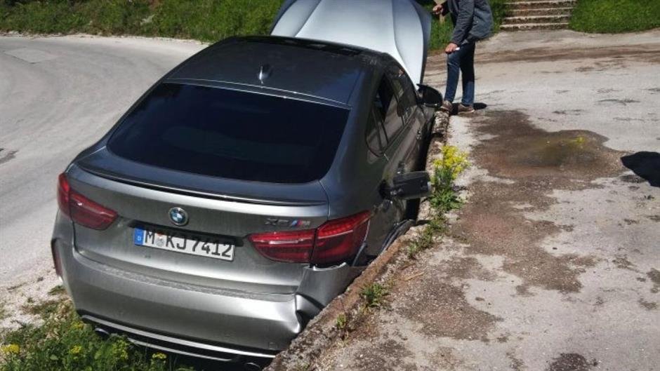 FOTO| Sarajka na promociji slupala novi BMW X6