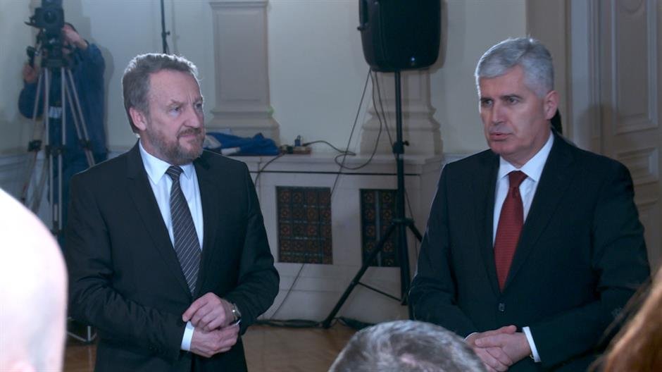 Izetbegović: Čović je zaveo Hrvate i nagovorio Srbe da zajednički ovo rade