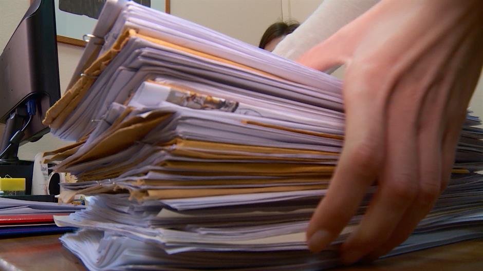 "Fali ti jedan papir": Digitalizacija na papiru, pečat u stvarnosti