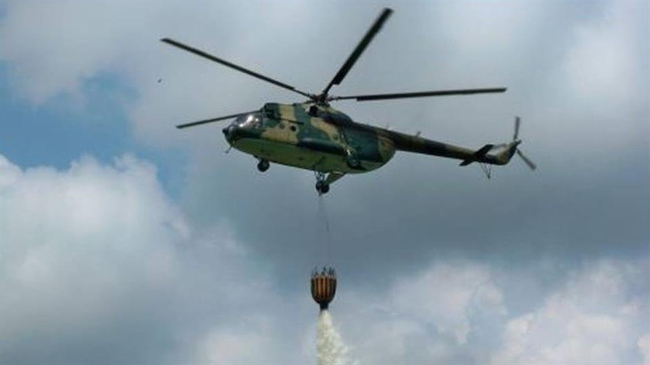 Helikopter OS BiH gasi požar na brdu Fortica kod Mostara