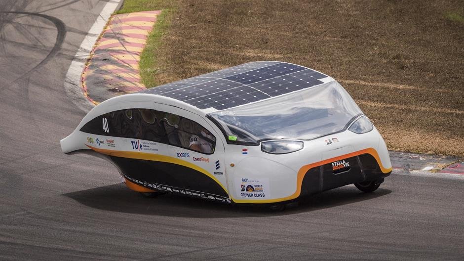 Trka automobila na solarni pogon kroz pustinje Australije