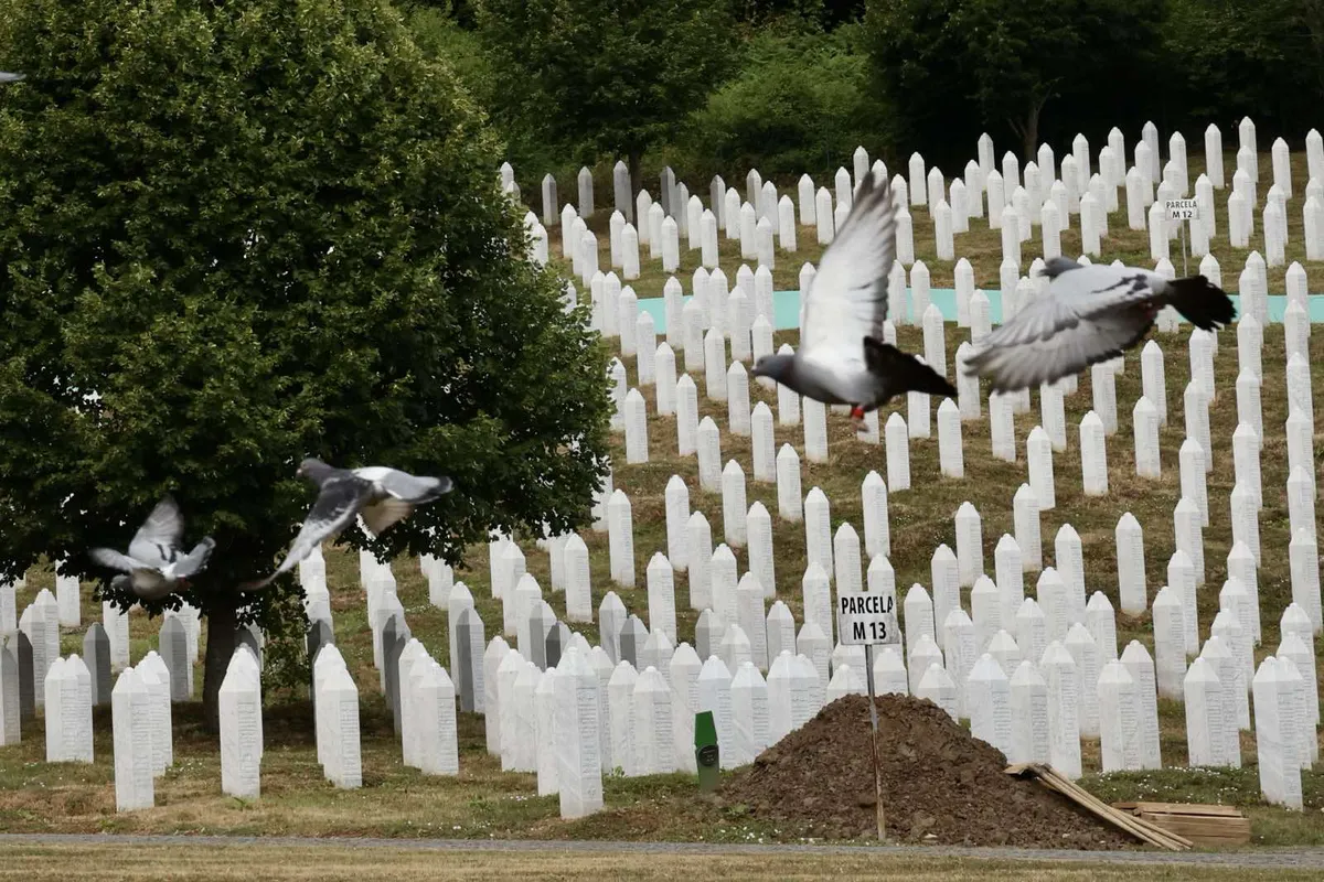 Osumnjičeni za zločine u Srebrenici umiru dok tužioci ne stižu podići optužnice tri decenije od ...