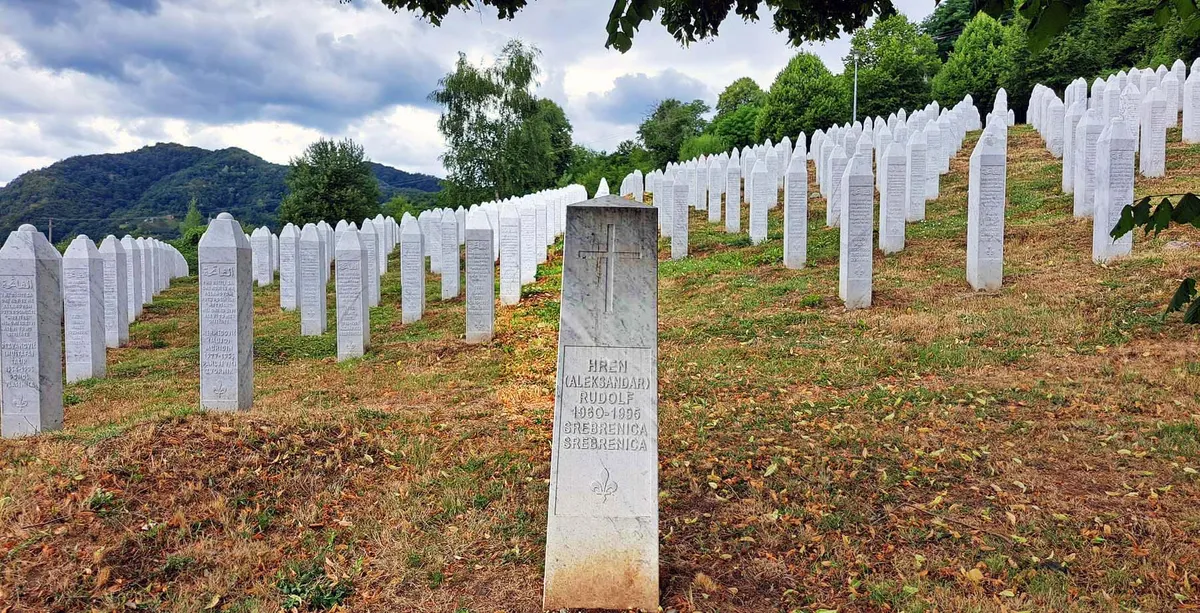 U mezarju u Potočarima nisu ukopani samo muslimani