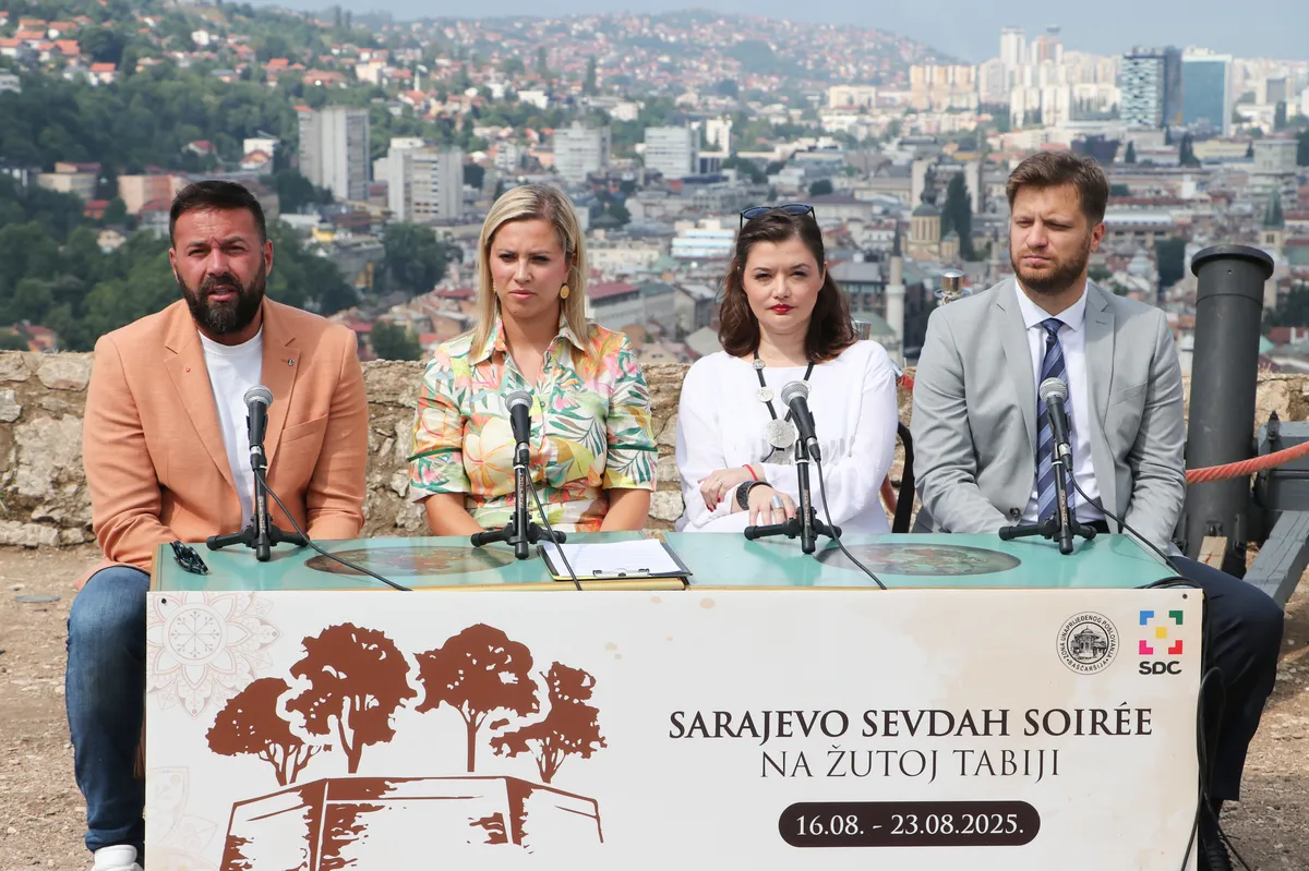 Sevdah pod zvijezdama: Sarajevo Sevdah Soiree vraća magiju na Žutu tabiju