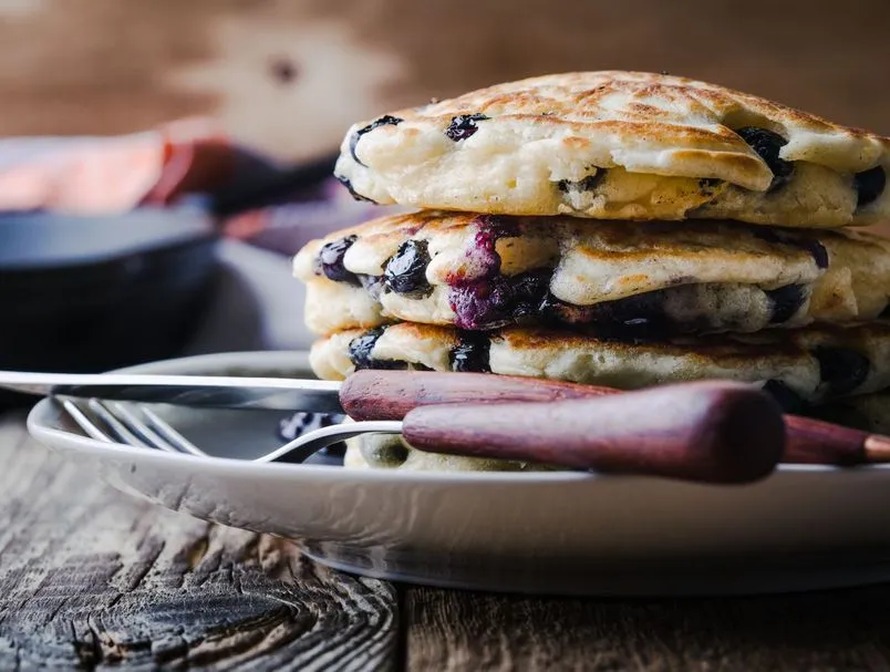 Tako pahuljaste: Recept za američke palačinke s borovnicama za slatki ...
