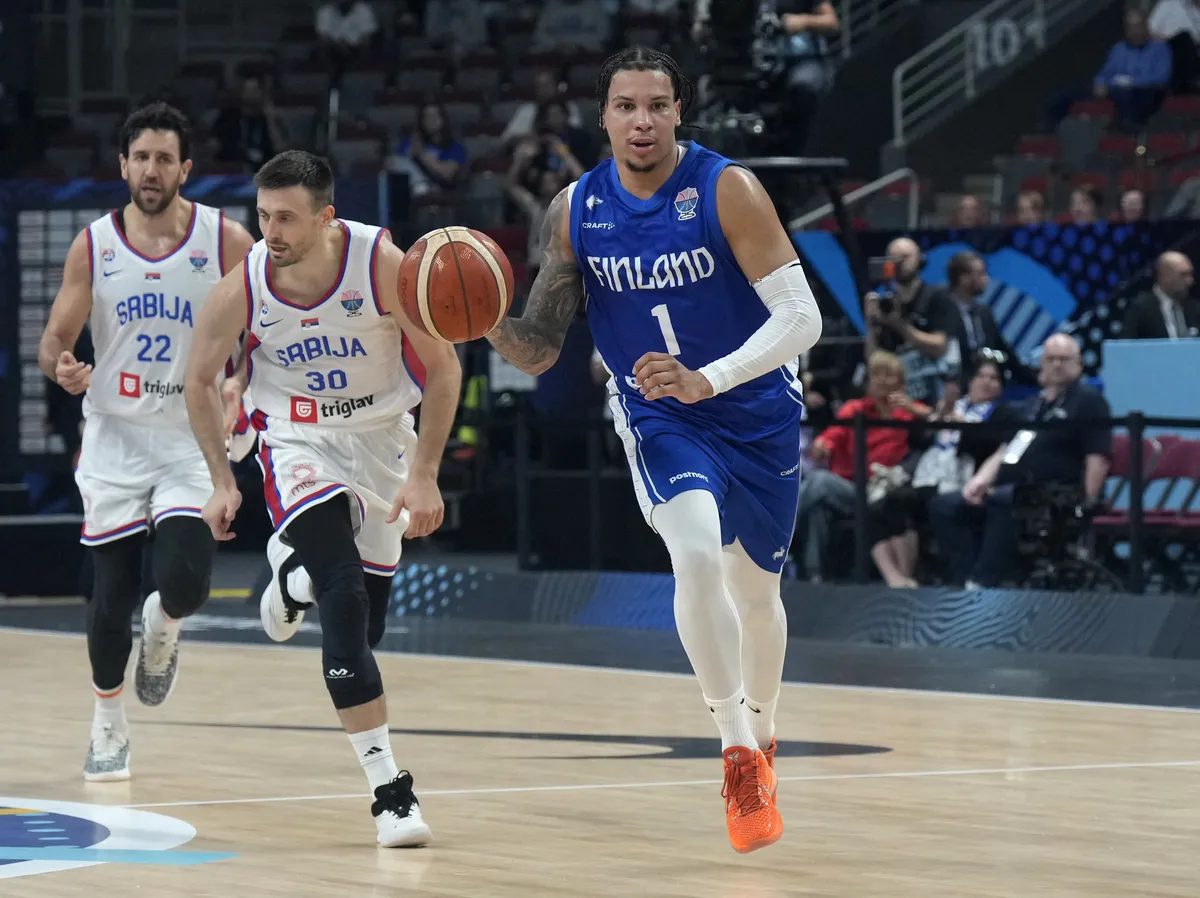 Policija u Rigi nije dozvolila obilježja Srbije na tribinama