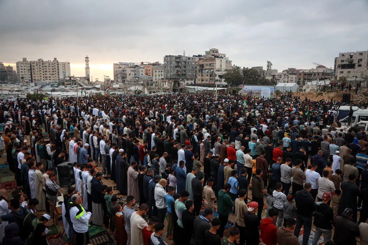 Palestinci obilježavaju Kurban-bajram u razrušenoj Gazi FOTO