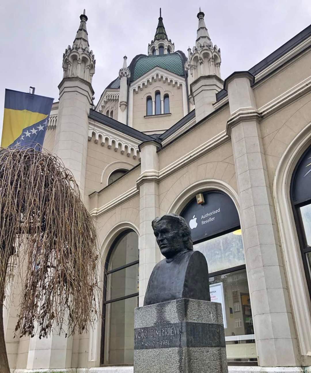 Vraćena bista Voje Dimitrijevića ispred zgrade Akademije u Sarajevu