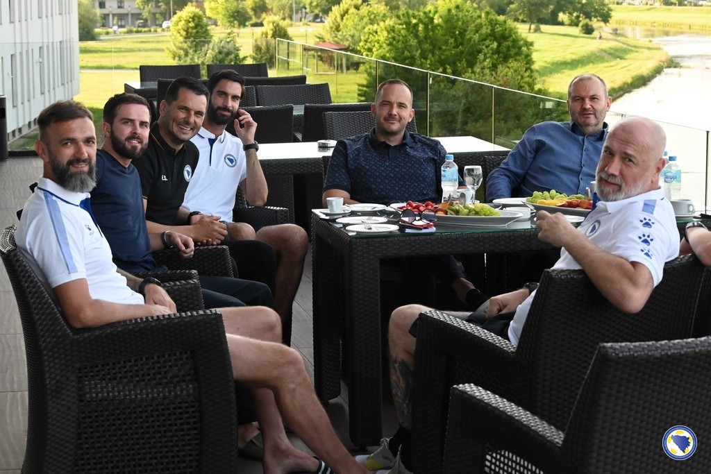 Zeljković posjetio Zmajeve i pružio podršku: U kamp BiH stigli Pjanić i Salihović