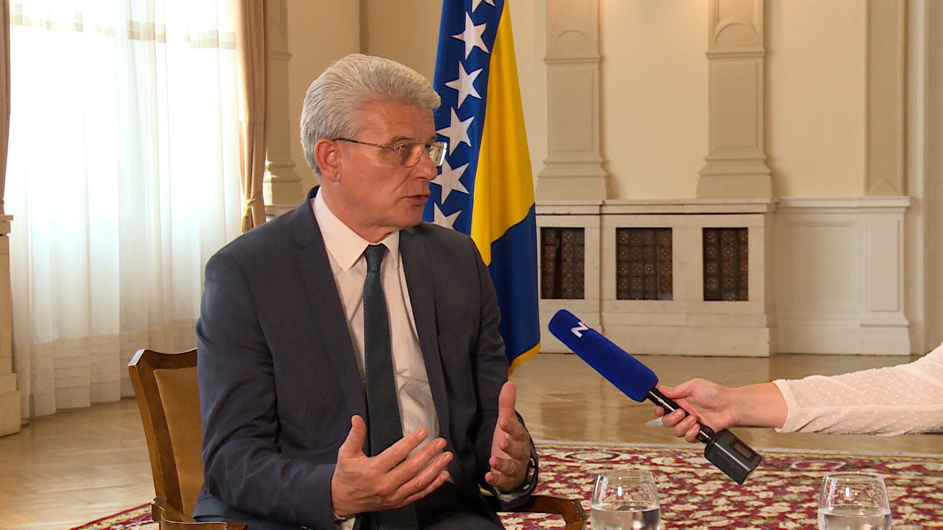 Bosniak Presidency member: Vucic must distance himself from Dodik's ...