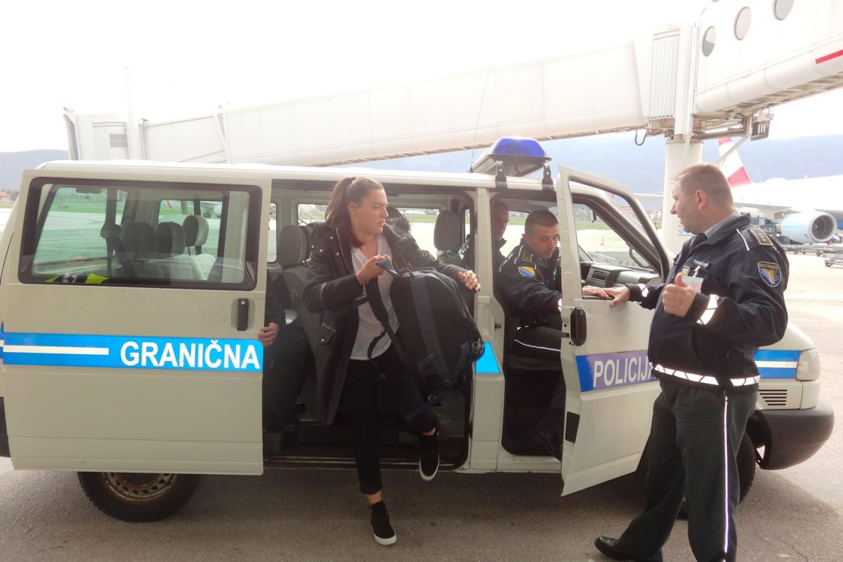 FOTO: Pogledajte izručenje Elfete Veseli pravosuđu BiH - N1